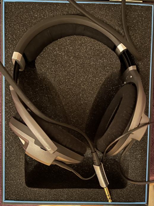 Sennheiser HD700