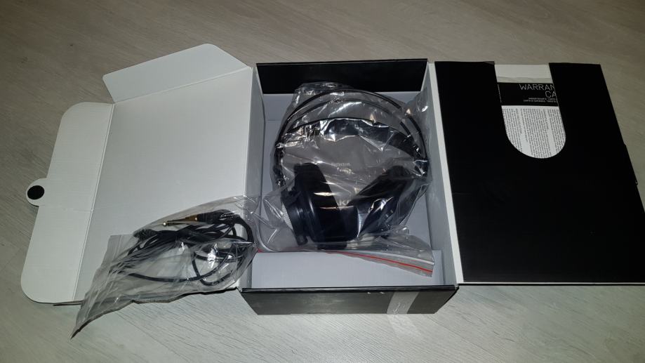 Slušalke AKG 702 Reference Studio Headphones