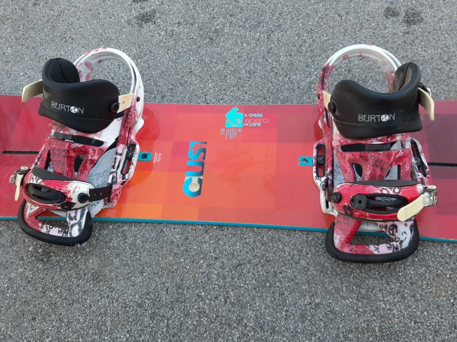 Burton Custom flying v 158 + Burton Cartel EST (velikost L) vezi