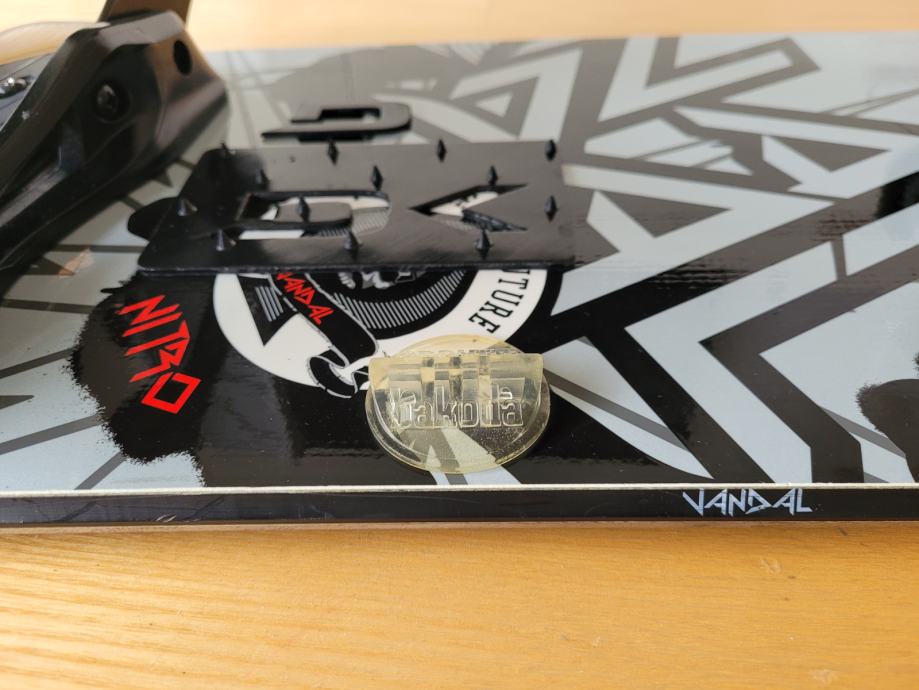 Nitro vandal 142cm + vezi drake fifty