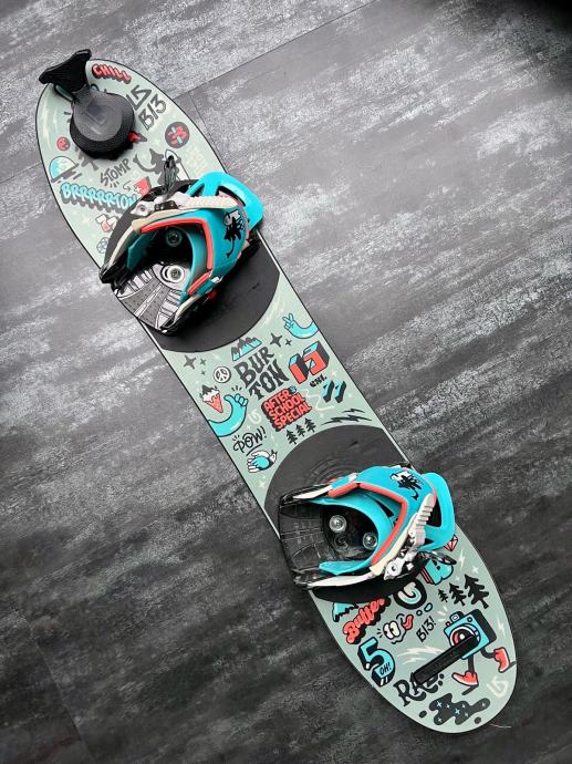 Otroški snowboard komplet BURTON + buci NITRO BOA + Riglet set
