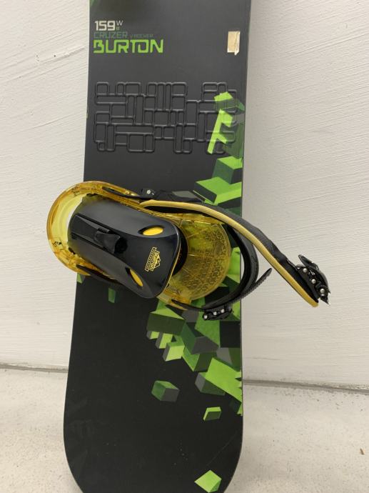 Snowboard / Bord Burton 159 Cruzer V-Rocker z vezmi Burton Progression