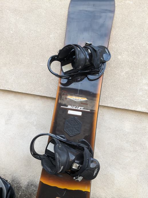 Snowboard Burton Bullet in Burton vezi