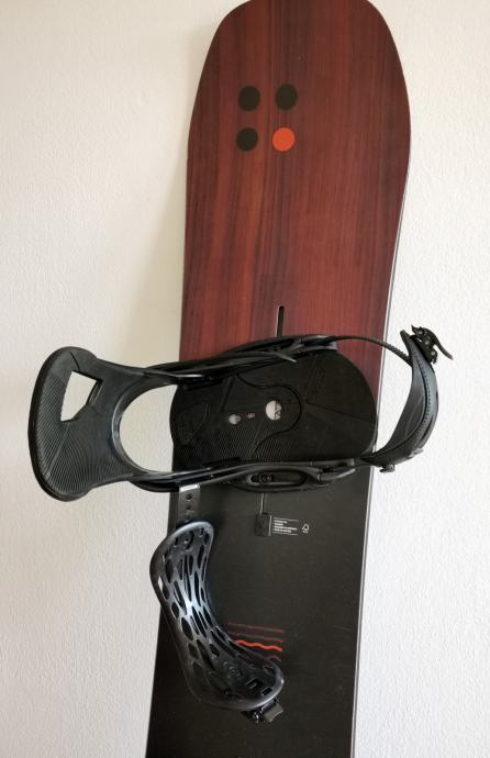 Snowboard Burton Custom 156 cm z vezmi Burton Cartel EST velikosti L