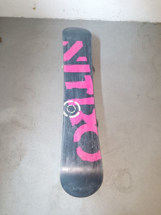 Snowboard Nitro 153cm + vezi atomic + snowboard čevlji 42,5