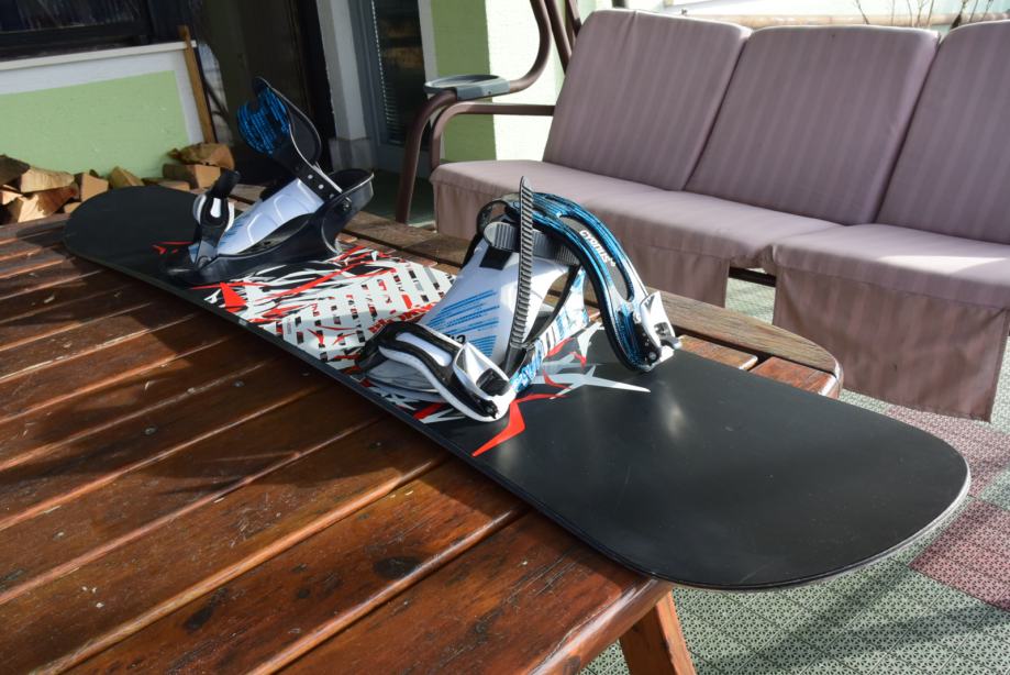 Snowbord Bord Cygnus Atomic