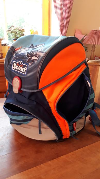 šolska torba Der echte Scout, 1. triada + darilo