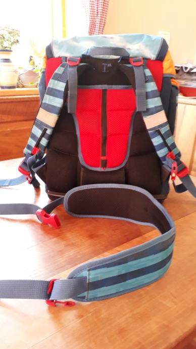 šolska torba Der echte Scout, 1. triada + darilo
