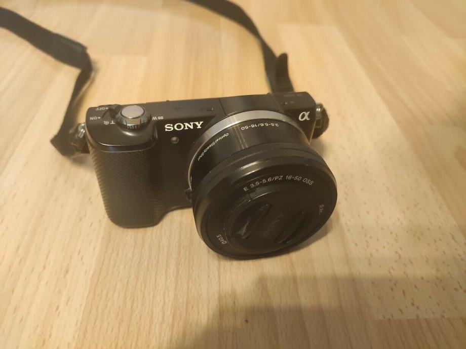 Fotoaparat Sony ILCE-5000 A5000 črn + E PZ OSS 16-50mm