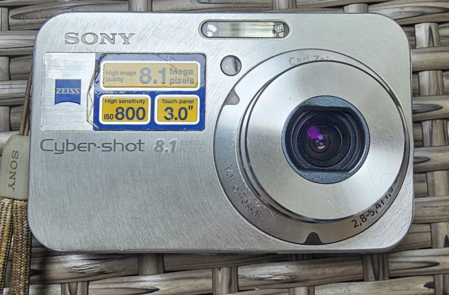 Digitalni fotoaparat SONY CYBERSHOT DSC N1 8.1 MEGAPIXEL 3 X ZOOM BRE