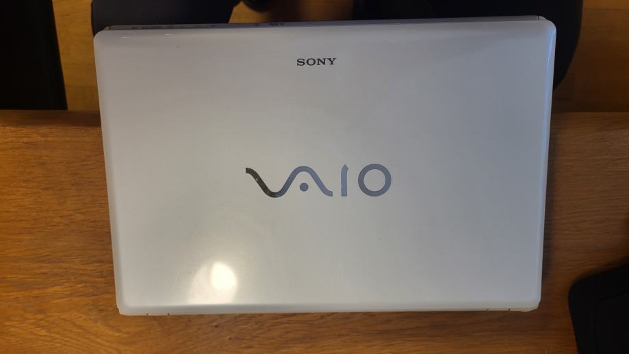 Prenosnik - Sony Vaio / 4 Gb RAM - PCG-61411L (14 zaslon)