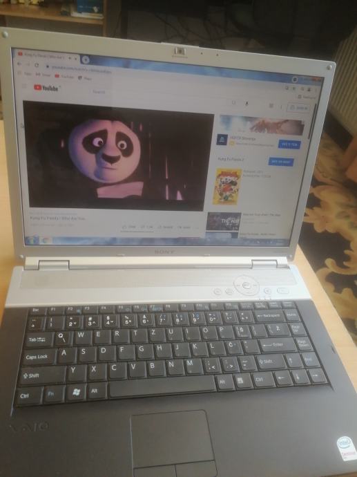 Prenosnik Sony vaio pcg 384L ssd disk i torbico mozna menjava za ps4