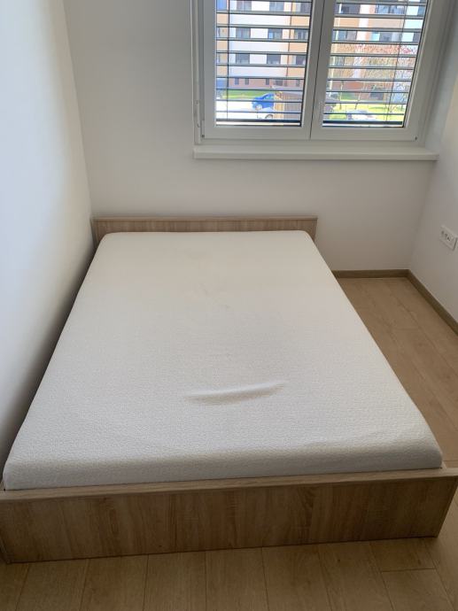 Postelja 140cm