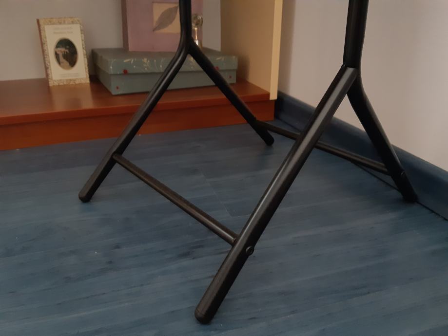 Samostoječe ogledalo