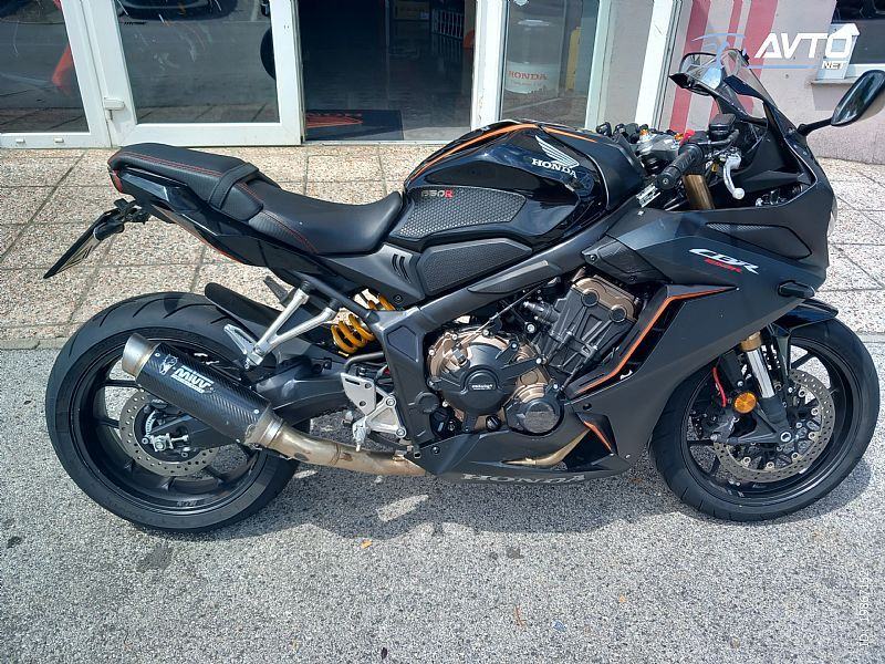Honda CBR650RA CBR 650 R SLOVENSKI 1.LASTNIK POŠKODOVAN, 2022 l.