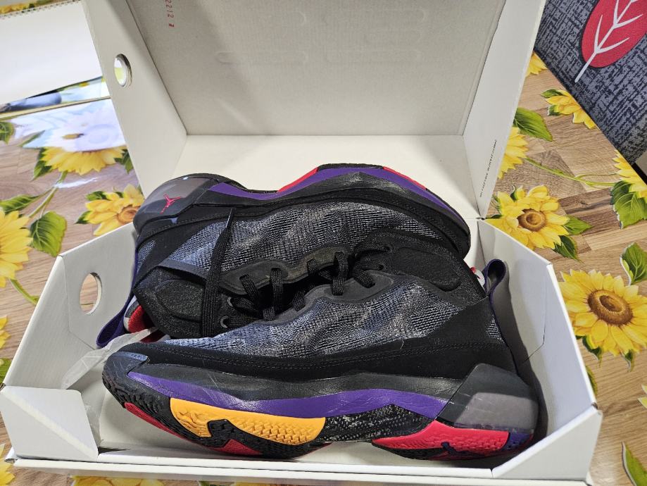 Air Jordan 37 raptors št42