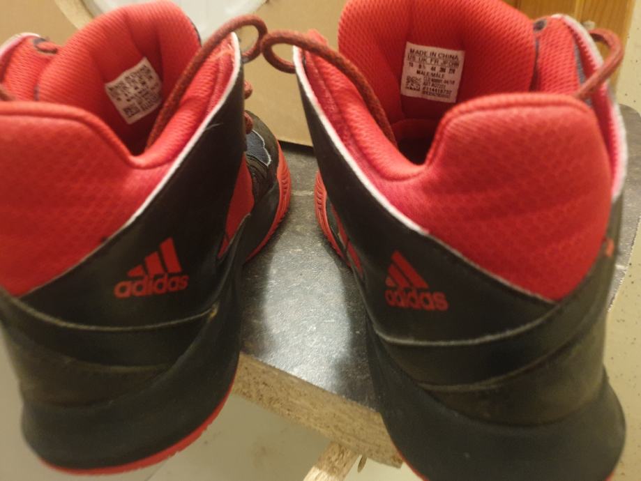 Športni copati za košarko Adidas številka 44