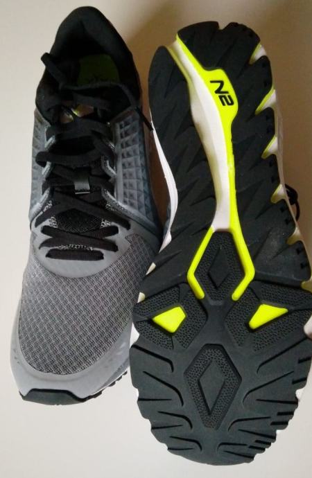 Moški tekaški copati New Balance Vazee 2090 št. 45