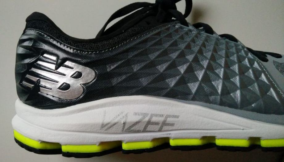 Moški tekaški copati New Balance Vazee 2090 št. 45