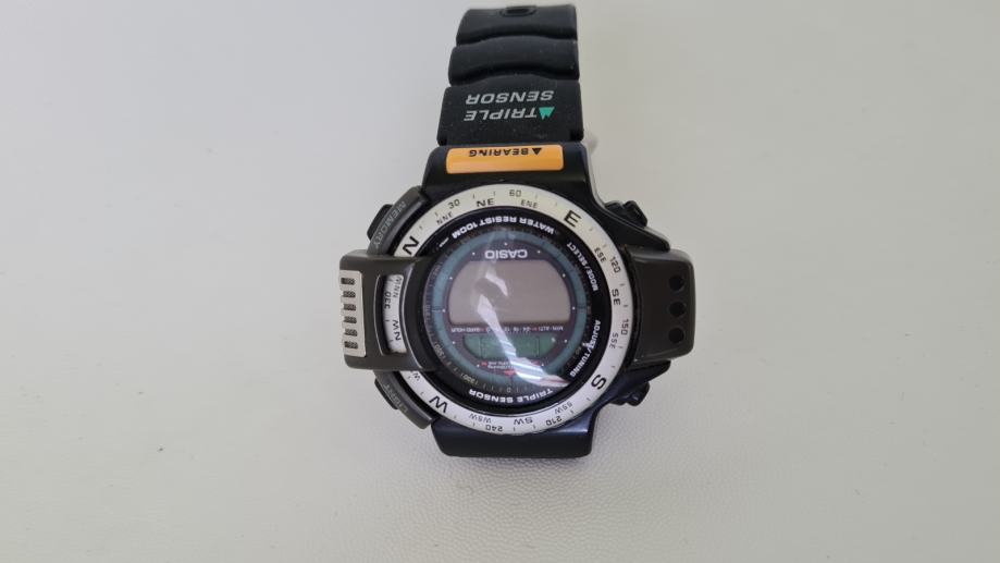 Športna ura CASIO, triple sensor