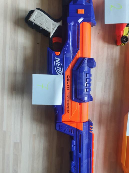 NERF komplet pušk, pištol in dodatkov za puške in pištole