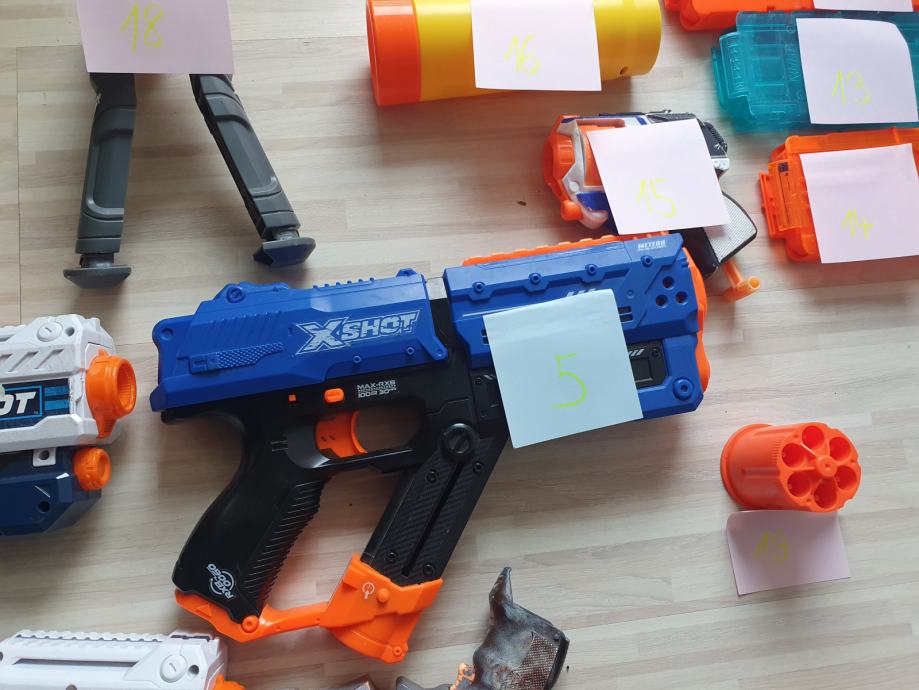 NERF komplet pušk, pištol in dodatkov za puške in pištole