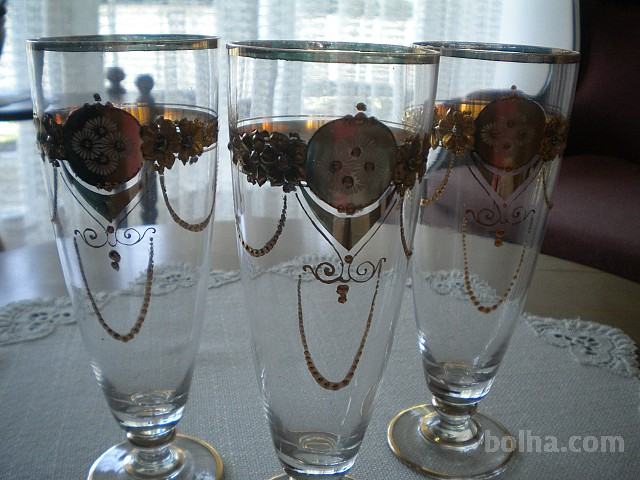 Starinski kozarci s pozlato avstrijske izdelave