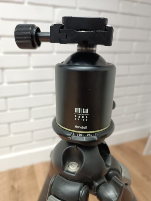 Manfrotto stojalo - stativ z ARCA SWISS glavo