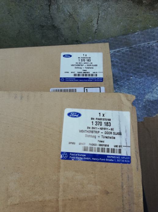 1370183 ford fiesta fusion 2001-2008 Tesnilo levih vrat