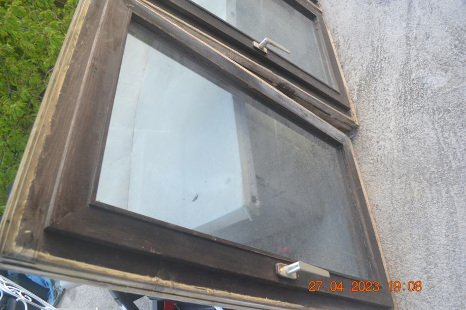 Okno 80x120 Jelovica, cena: 20 EUR, 3 kom, tel: 070 222 370