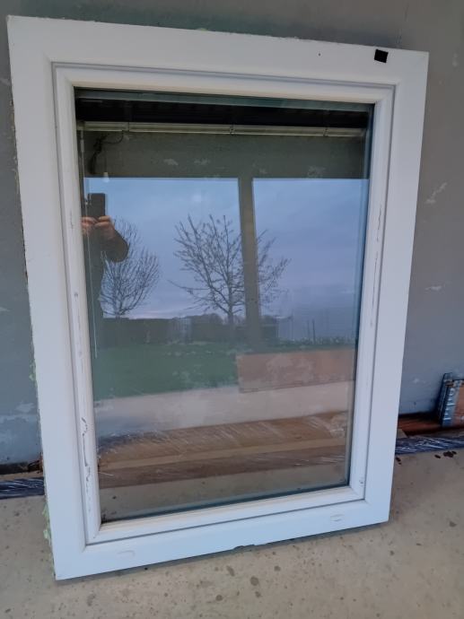 PVC OKNO 100 x 135