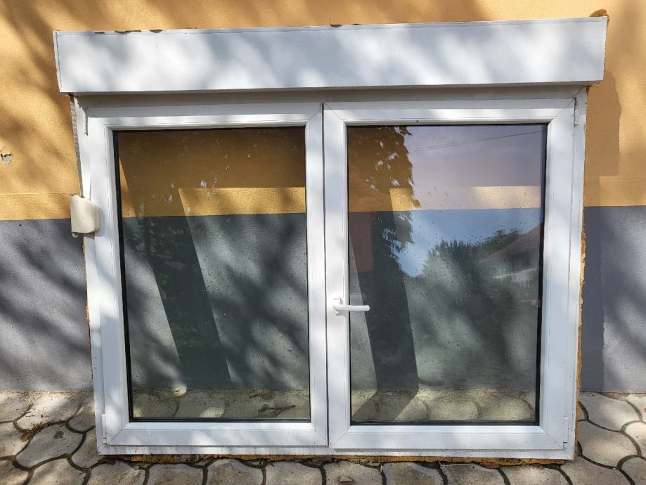 stensko okno 160x120