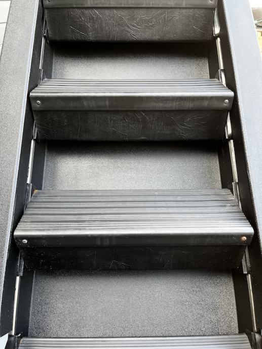 TEKOČE STOPNICE JACOBS LADDER STAIRWAY