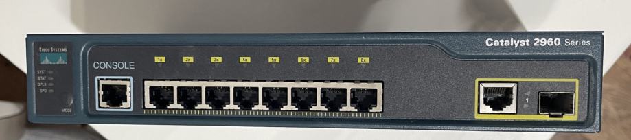 Cisco WS-C2960-8TC-L 8 Ports 10/100 Mbit/s 1 Dual-Purpose Uplink LAN B