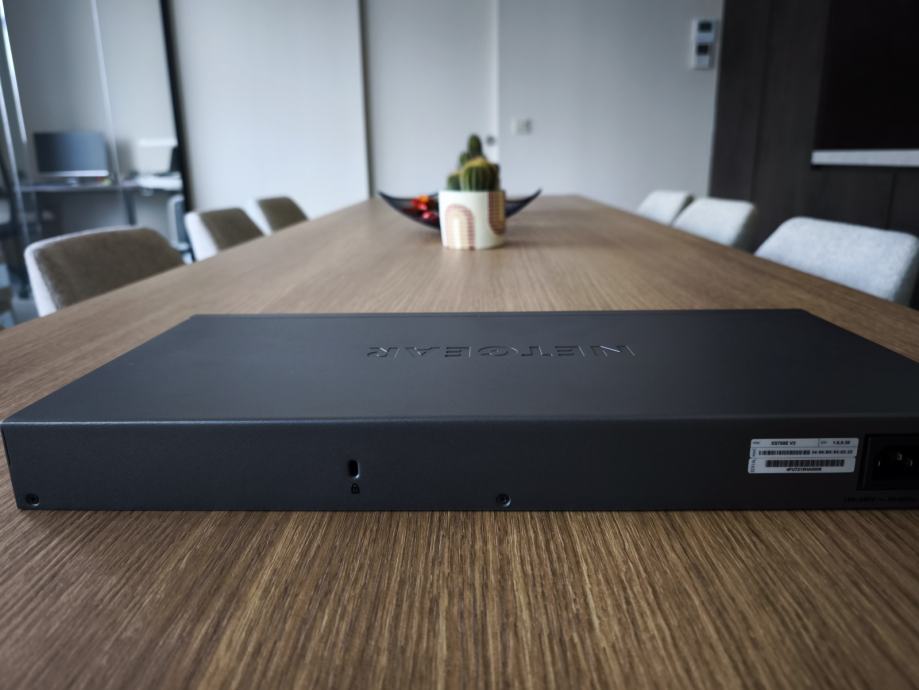 NETGEAR XS708E 8-Port 10-Gigabit Ethernet Smart Managed Plus Switch 1
