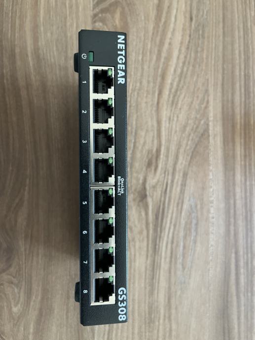 Pametno mrežno stikalo Netgear Gs308 v3, 8 portno, gigabitno