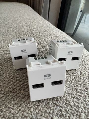 Tem Čatež - USB vtičnica