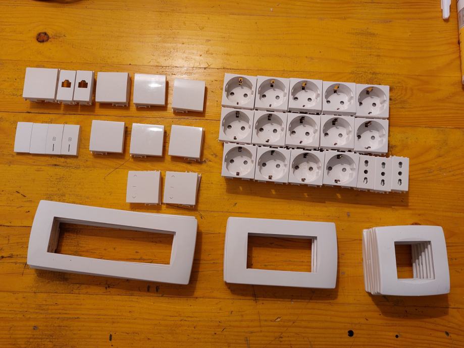 TEM MODUL VTIČNICE OKVIRJI SOFT