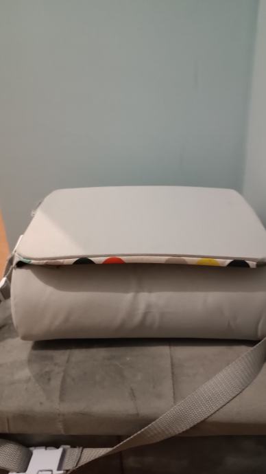 prenosni stolček za hranjenje