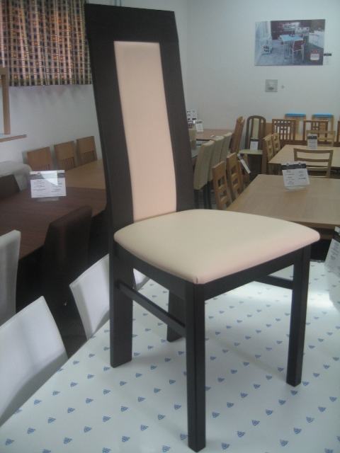 STOL BUKEV MASIVA BARVA- BUKEV- BELA-OREH IN WENGE