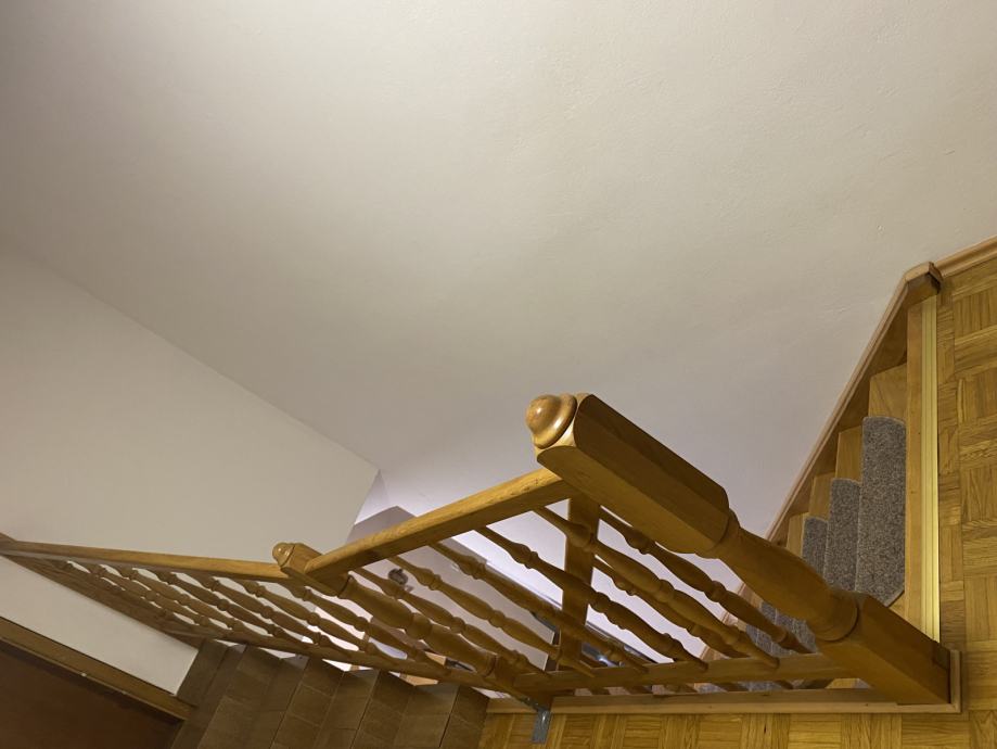 Hrastove masivne stopnice + ograja