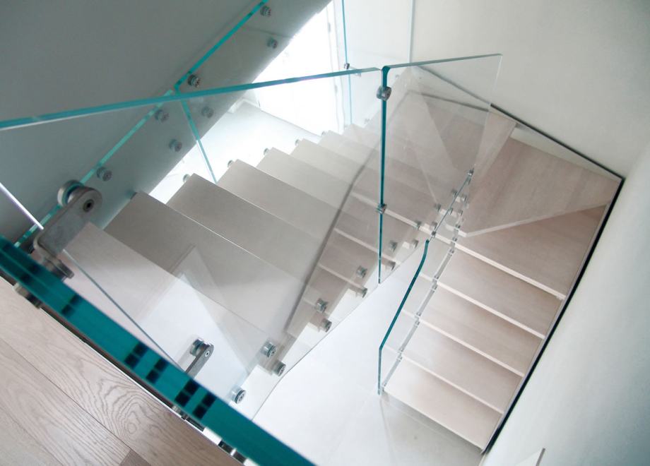 Notranje lesene stopnice št. D-11