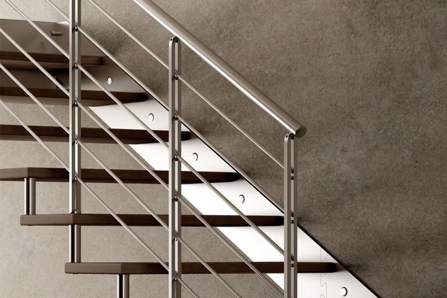 Notranje lesene stopnice št. D-11