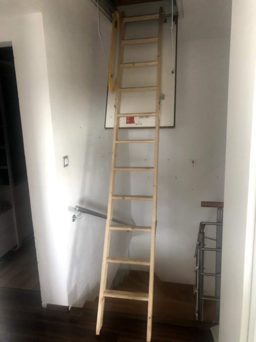 Podstrešne stopnice