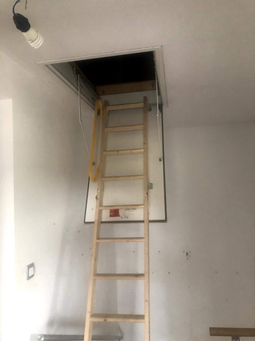 Podstrešne stopnice