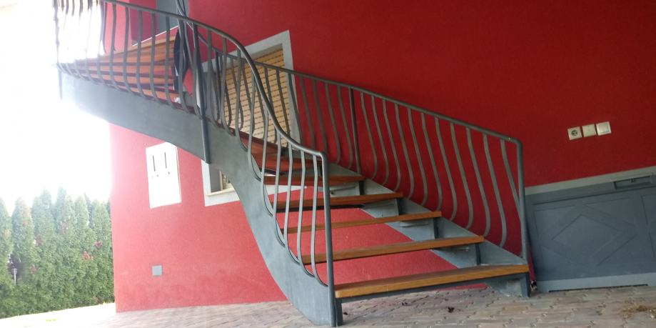 Zunanje samonosilne stopnice