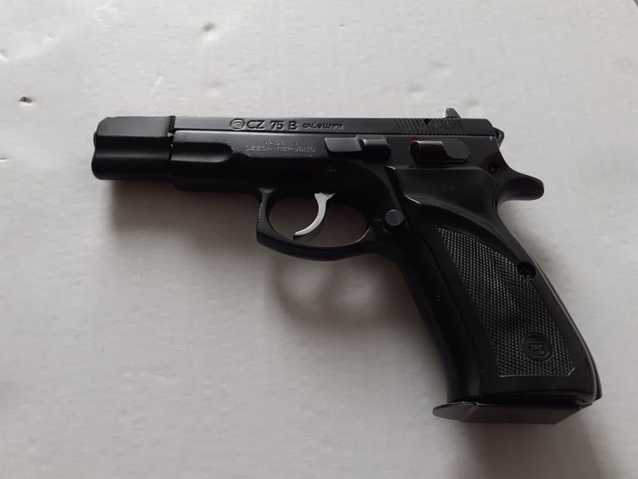 Pištola CZ 75B cal. 9x19, Revolver ARMINIUS 22.mag., Bereta 950B 6.35