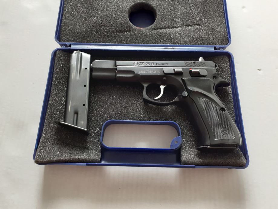 Pištola CZ 75B cal. 9x19, Revolver ARMINIUS 22.mag., Bereta 950B 6.35