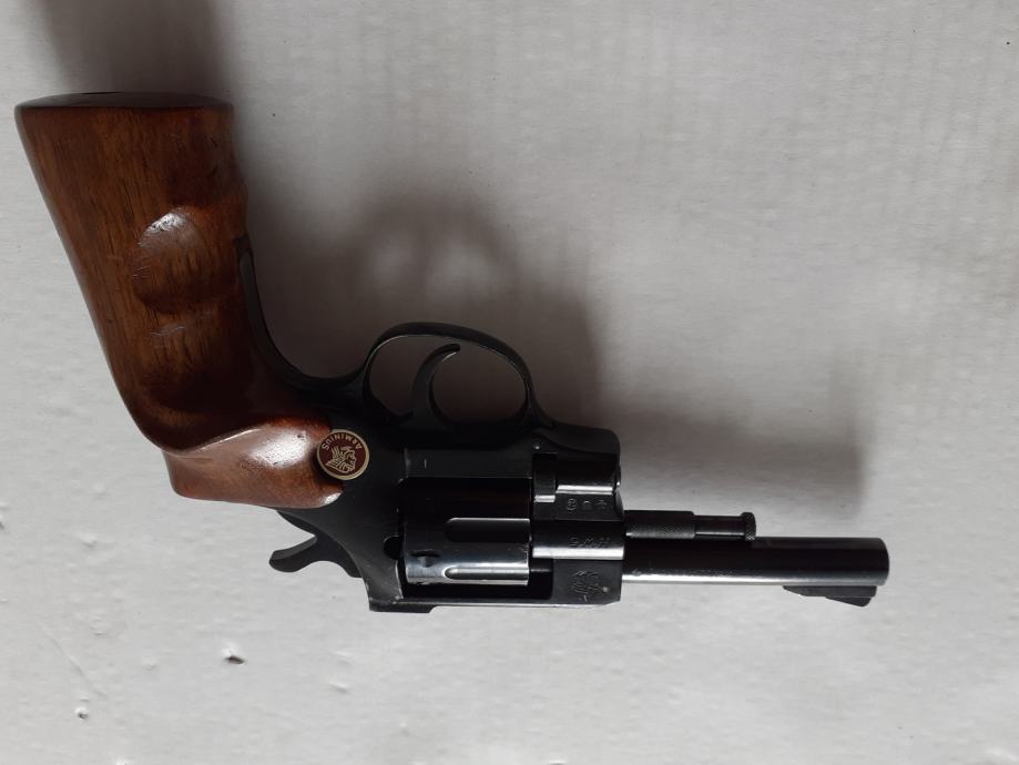 Pištola CZ 75B cal. 9x19, Revolver ARMINIUS 22.mag., Bereta 950B 6.35