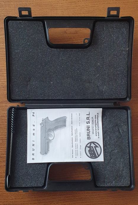 Prodam BRUNI mod. P-4 cal. 9mm P.A.K štartno/plašilno/plašilka pištolo